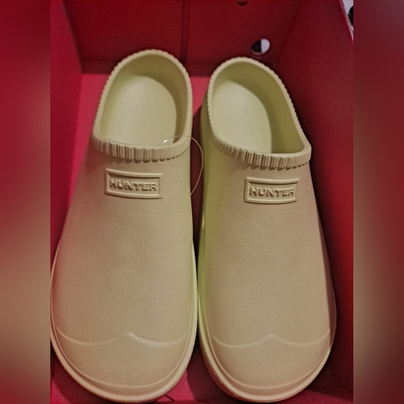 Hunter | Shoes | Hunter Inout Bloom Algae Foam Zesty Yellow Clog | Poshmark